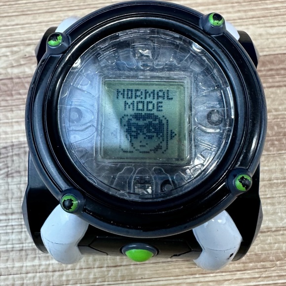 bandai | Toys | Ben Ten Deluxe Omnitrix Watch Fxbandai 2007 With Light ...